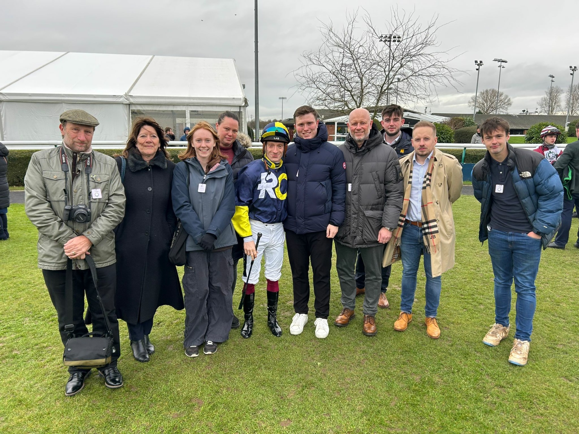 Dunstan Returns With Pleasing All-Weather Performance - Race Report ...